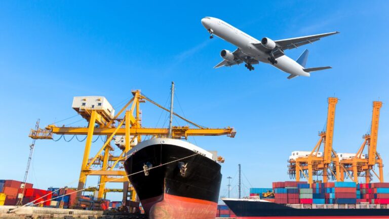 Ini Dia Perbedaan Freight dan Cargo yang Harus Kamu Tahu